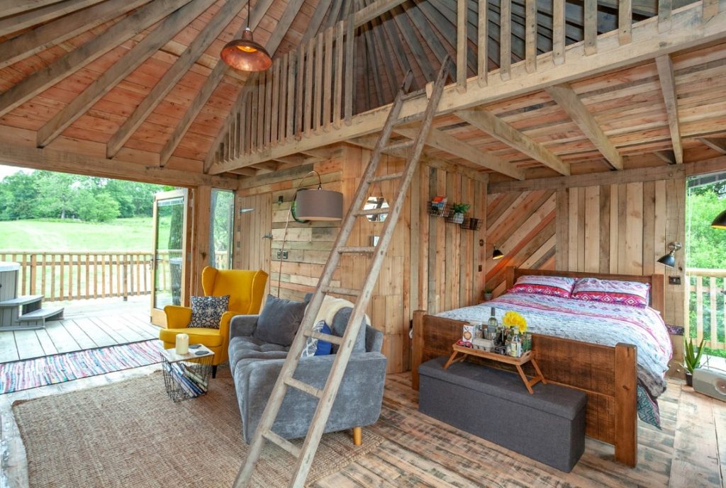 Back to Nature Family Getaway - Treehouse with Outdoor Playground